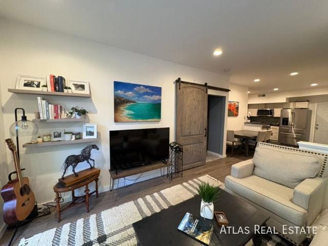 Renovated 2 Bedroom Condo with Patio and Resort Amenities!