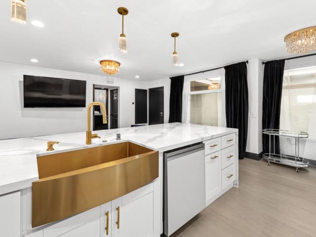 Stunning & fully upgraded 1BR/1BA residence in the heart of Little Italy
