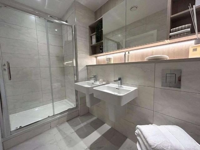 Stunning Fully Furnished Three Double Bedroom Penthouse Apartment with Amazing facilities in the Exclusive Cortland Development, Colliers Yard