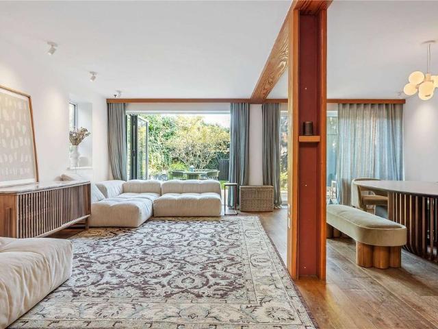 Stunning, gated family house in London Fields