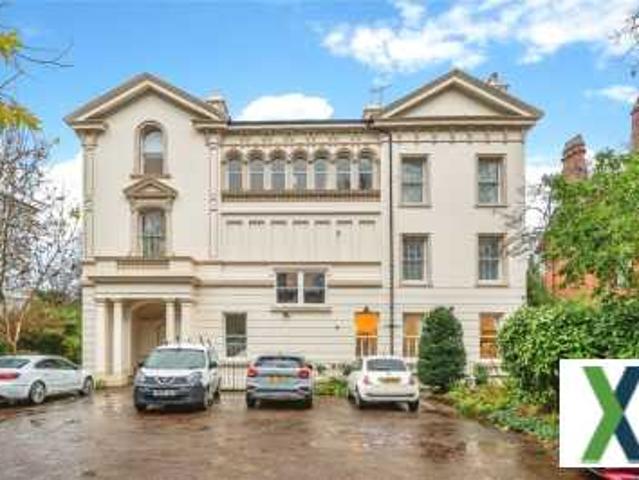 Stunning Ground Floor Mezzanine Apartment Set Within Detached Victorian Villa, L17