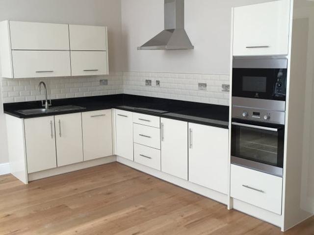 Stunning high tech 1 double bedroom flat