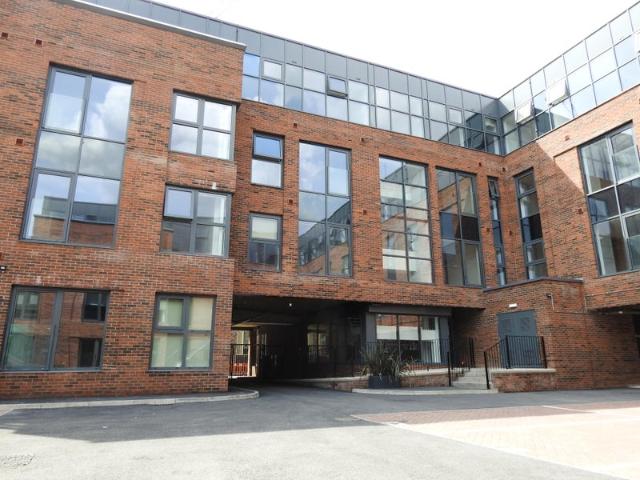 ⭐️ Stunning Luxury Apartment Available Now ⭐️