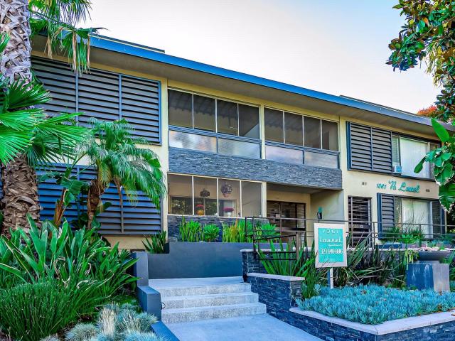 Stunning Mid Century building in WeHO!