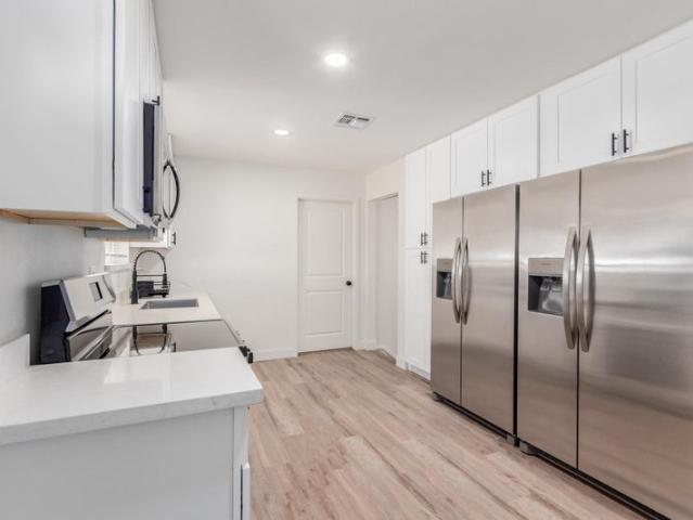 Stunning & Modern Room for Rent in Beautiful Mesa