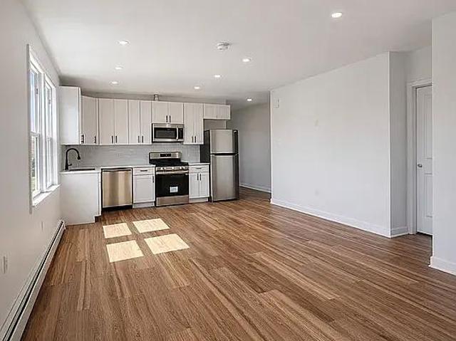 Stunning Newly Renovated 3BR/2BA in Prime Woodside