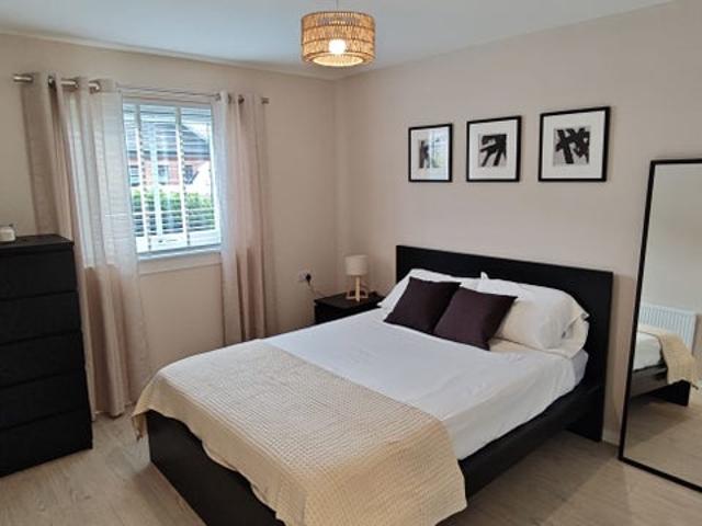 Stunning Newly Renovated Garden Apartment
