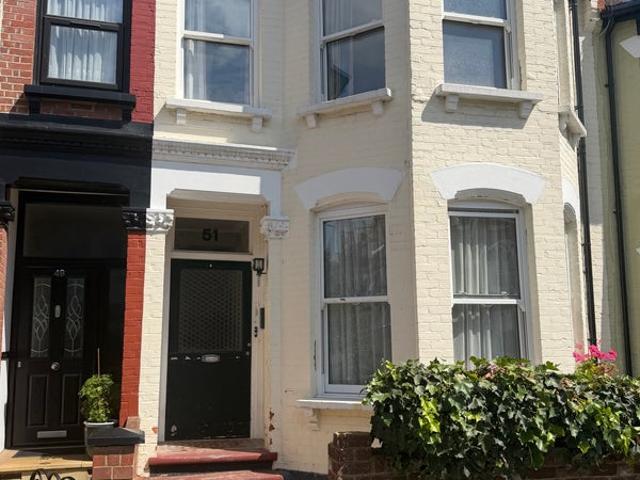 Stunning Newly Refurb.3 Bedroom Property Harringey