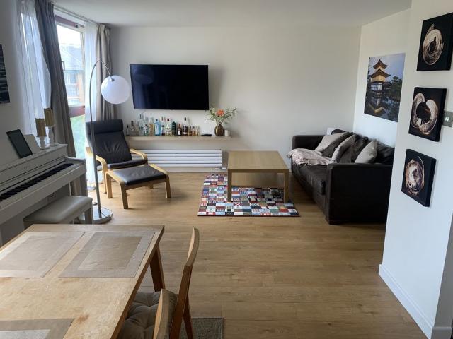 Stunning, one bedroom apartment in the heart of West Wapping