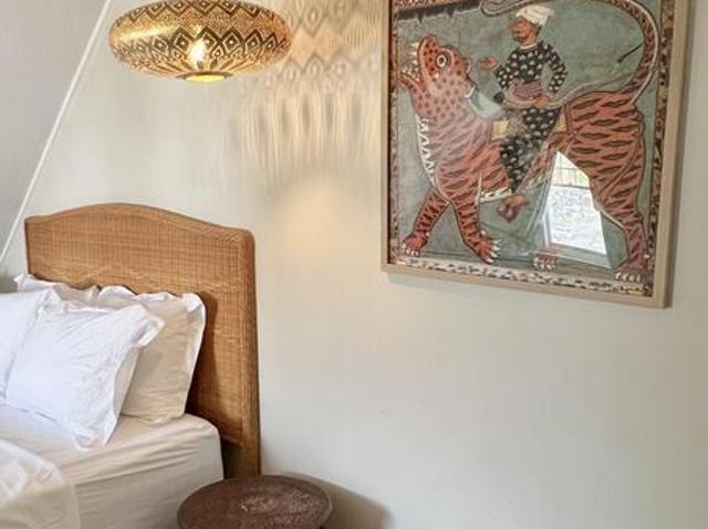 Stunning Queen Victorian Home with porch. Walking distance to the beach. Desk and TV in all rooms
