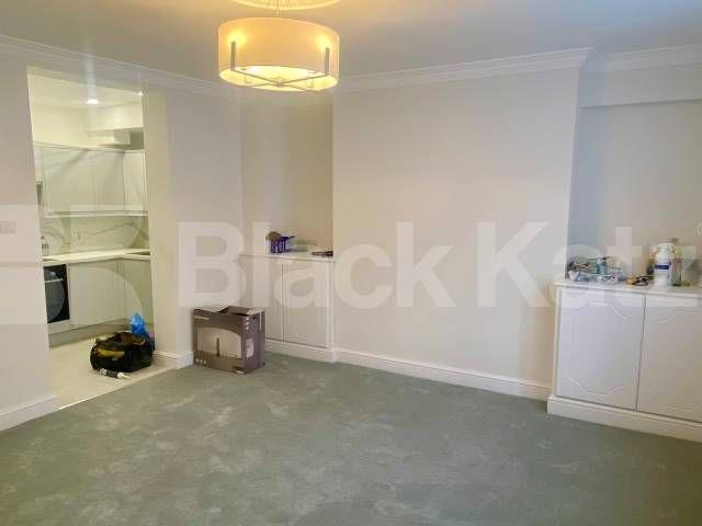 Stunning recently refurbished two bedroomed garden flat