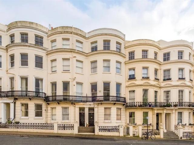 Stunning Regency Patio Apartment short term let