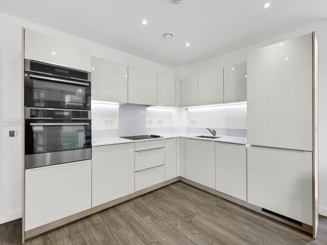 Stunning Riverside Apartment to rent in Greenwich