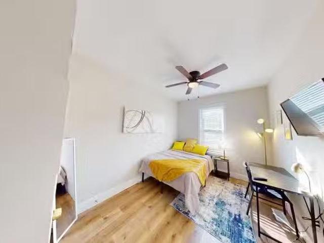 Stunning Rowhome Just Minutes from Coppin State, Johns Hopkins.