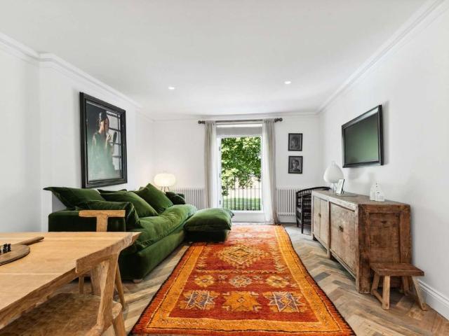 Stunning split level maisonette with wonderful views over Richmond Green
