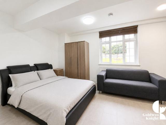 Stunning Studio Available Now! Dartford DA1
