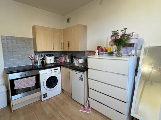 Stunning studio flat,in nice area Shepherd's Bush