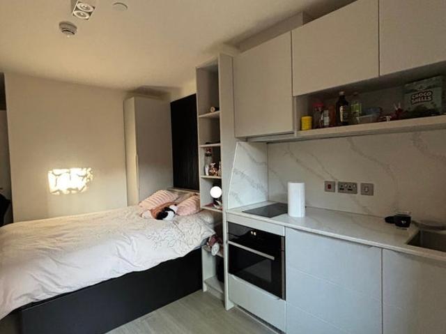 Stunning Studio + Private Terrace | Vita Student