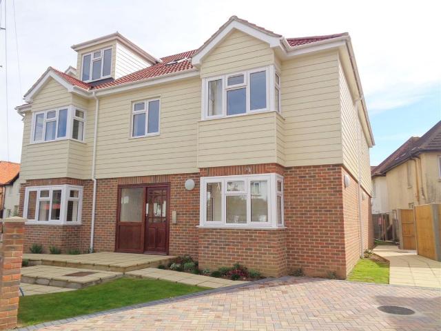 Sturges Road, Newman House PO21, 1 bed flat to rent, £1,000 pcm | PrimeLocation