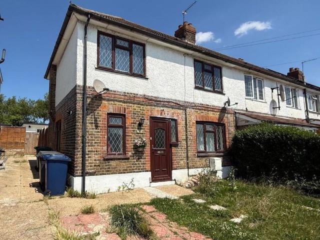 Sturgess Avenue Hendon NW4, 3 bed semi detached house to rent, £3,000 pcm | PrimeLocation