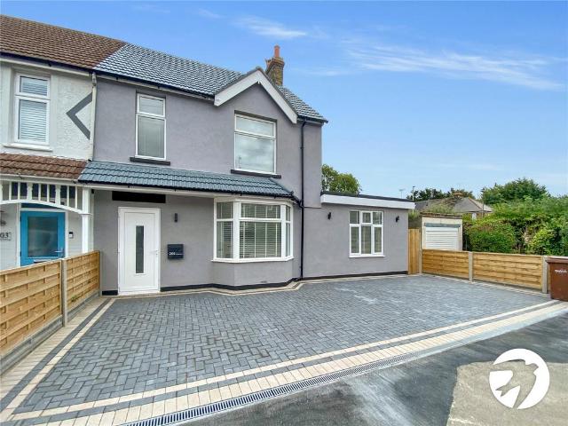 Sturdee Avenue, Gillingham, Kent, ME7 4 bed semi detached house to rent £2,400 pcm £554 pw