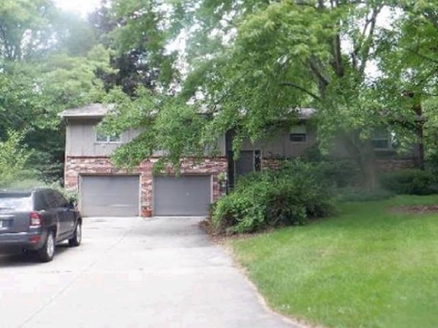 Sturdy Oak Dr