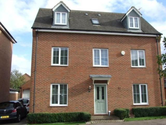 Sturdy Lane, Woburn Sands MK17, 5 bed property to rent, £2,400 pcm | PrimeLocation