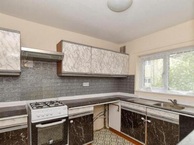 Sturrocks, Basildon, 3 Bedroom End