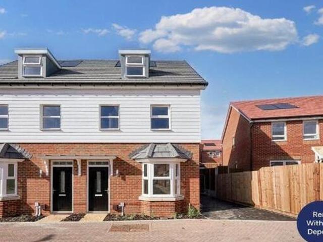 Sturry, Fox Lane, Canterbury, 3 Bedroom Semi detached