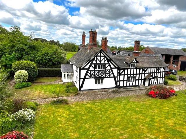 Styal, Wilmslow, Cheshire 5 bed detached house to rent £4,000 pcm £923 pw