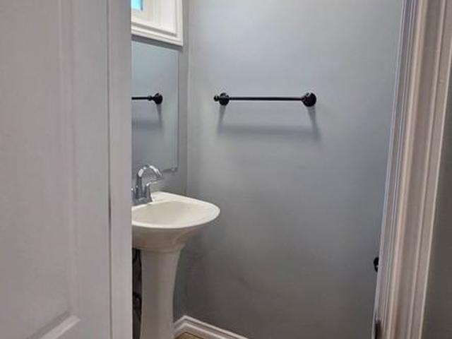 Styled Townhome Apartment 2 Bedroom Apartment for Rent at 615 N Isabel St, Glendale, CA 91206 City Center