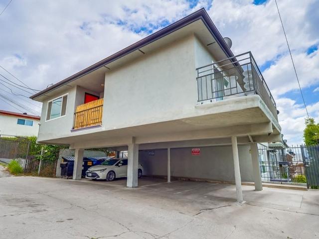 Stylish Mid‑Century Building in West Adams Park Tract 1 Bedroom Apartment for Rent at 4037 W 28th St, Los Angeles, CA 90018 UNNC
