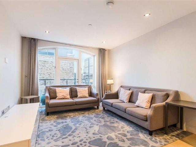 Stylish modern two bedroom apartment in Chiswick gate