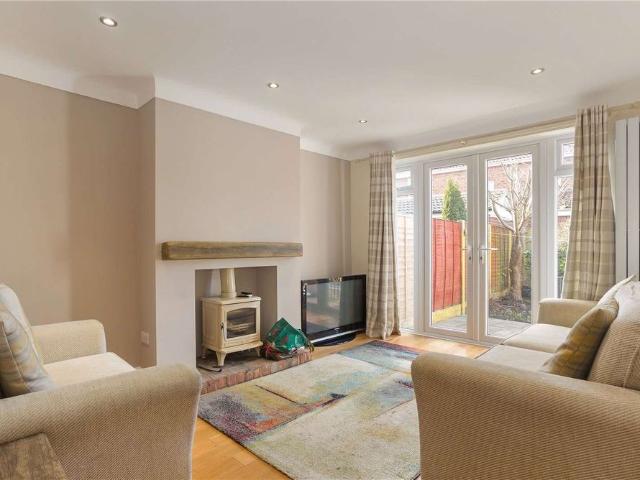 Stylish modern home with West facing garden in prime Christleton location