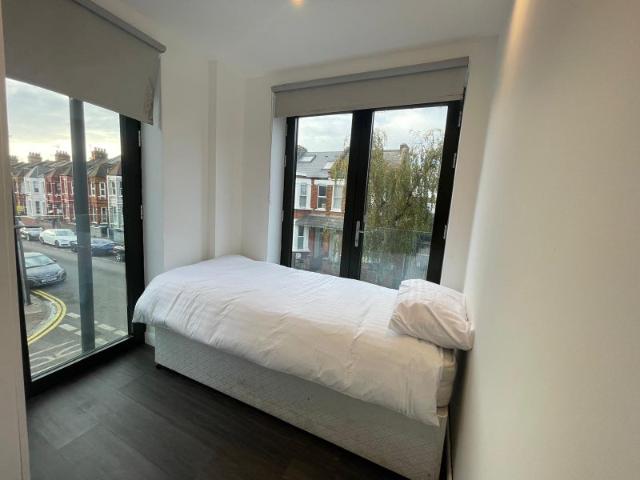 Stylish Newly Built 3 Bedroom Apartment