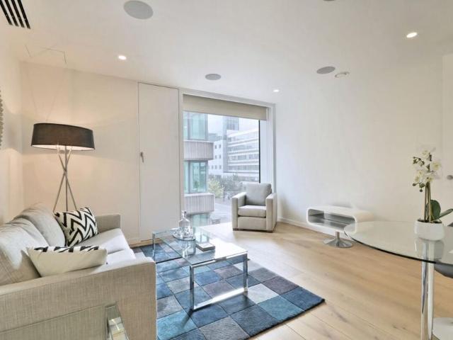 Stylish one bedroom apartment to rent on Blackfriars Road, SE1