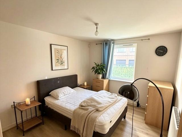 Stylish One Bedroom Apartment with Balcony – E14