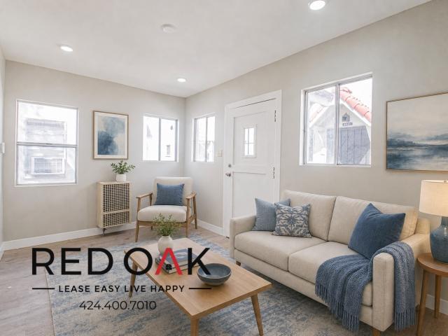Stylish One Bedroom with Bright Interior and Assigned Parking ~ In Historic South Central!
