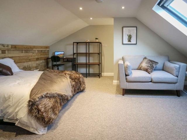 Stylish All Inclusive Studio Flat ✨ Warwick Road
