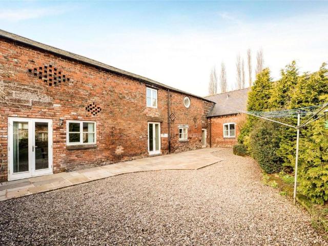 Stylish and spacious Barn Conversion, newly redecorated and well located on the outskirts of Tarporley