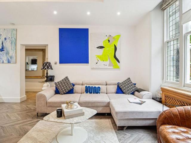 Stylish apartment with a private entrance and a patio