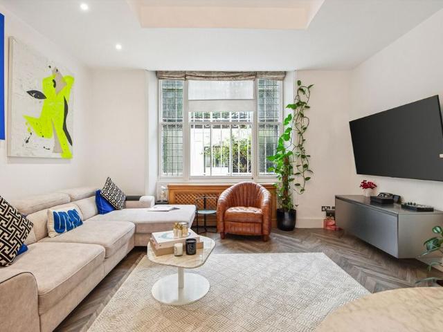 Stylish apartment with a private entrance and a patio