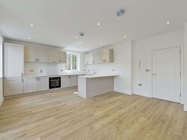 Stylish brand new two bedroom apartment with parking in central Ascot