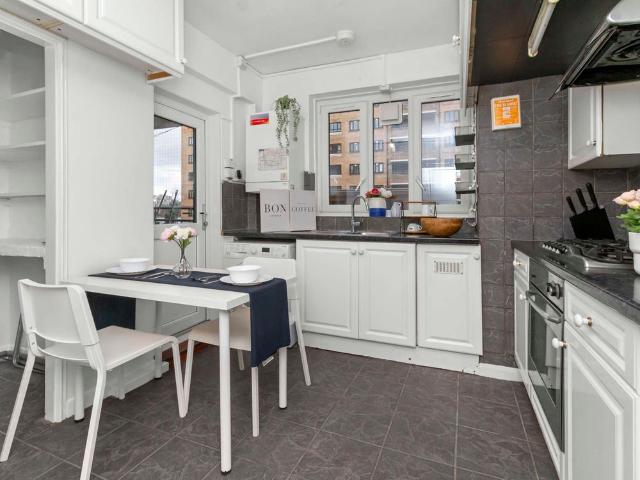 Stylish East London Room – Great Transport Links ✨ Room A