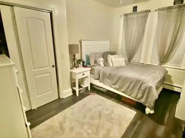 Stylish Furnished Room – All Bills Included