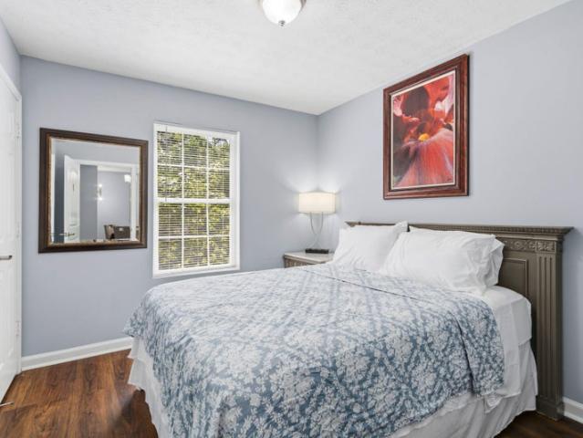 Stylish Furnished Rooms w Yard & Porch Swing