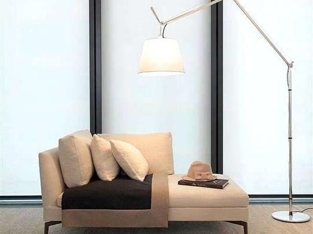 Stylish fifth floor apartment with balcony and 24 hour concierge in the heart of Mayfair