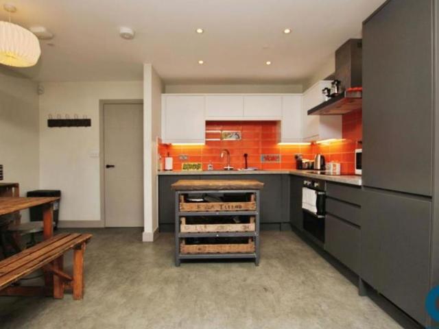Stylish five bedroom townhouse in Montpelier! Open to sharers & students