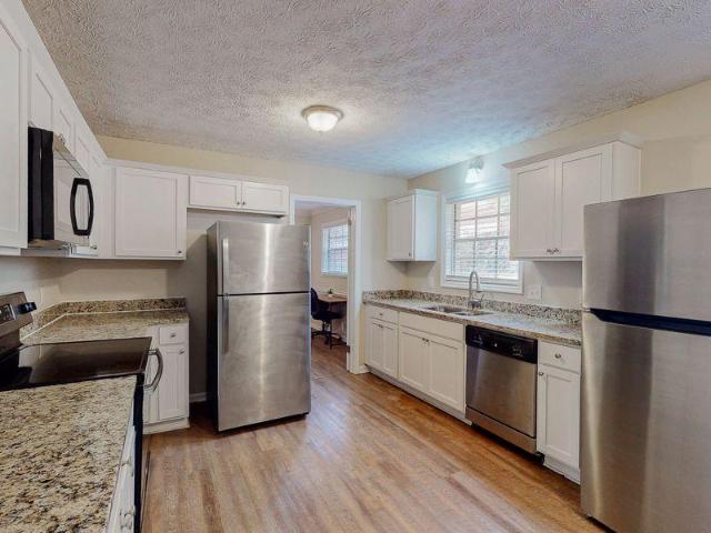 Stylish home in Decatur • Upgraded & Convenient