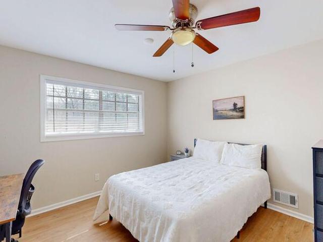 Stylish PadSplit in Decatur • Upgraded & Convenient